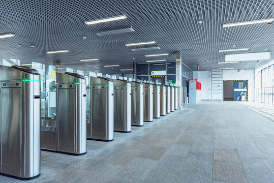 Subway Turnstile Bilder – Durchsuchen 2,676 Archivfotos, Vektorgrafiken ...