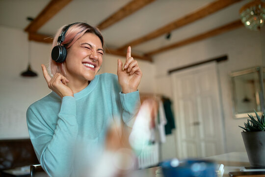 รูปภาพWirless – เลือกดูภาพถ่ายสต็อก เวกเตอร์ และวิดีโอ812 | Adobe Stock