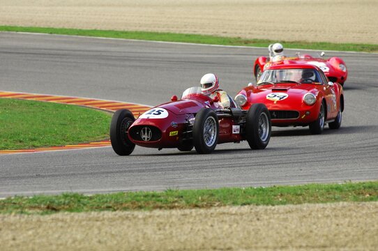 รูปภาพFangio – เลือกดูภาพถ่ายสต็อก เวกเตอร์ และวิดีโอ237 | Adobe Stock