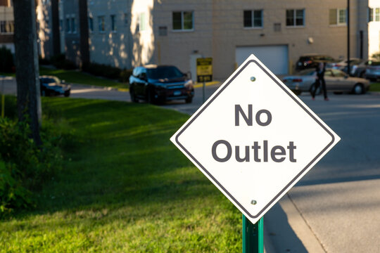 "No Outlet" Bilder – Durchsuchen 119 Archivfotos, Vektorgrafiken und ...