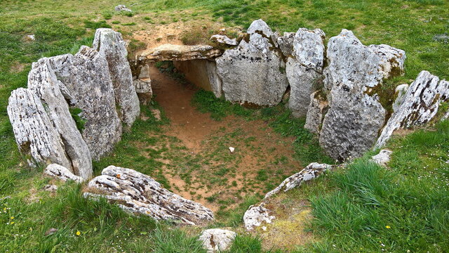 รูปภาพMegalito – เลือกดูภาพถ่ายสต็อก เวกเตอร์ และวิดีโอ441 | Adobe Stock