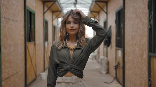 รูปภาพTousling – เลือกดูภาพถ่ายสต็อก เวกเตอร์ และวิดีโอ128,550 | Adobe ...