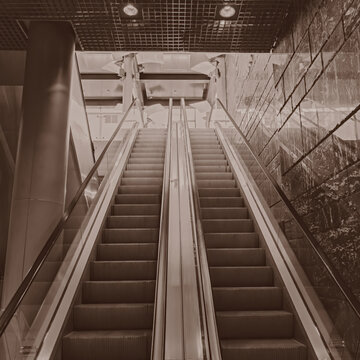 "Moving Staircase" Images – Browse 61,739 Stock Photos, Vectors, and ...