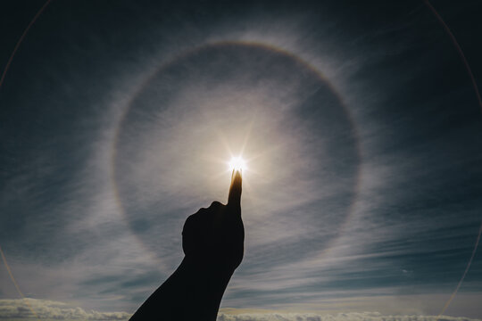 "Solar Halo" Bilder – Durchsuchen 432 Archivfotos, Vektorgrafiken und ...
