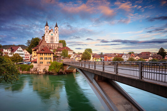 รูปภาพAarburg – เลือกดูภาพถ่ายสต็อก เวกเตอร์ และวิดีโอ907 | Adobe Stock