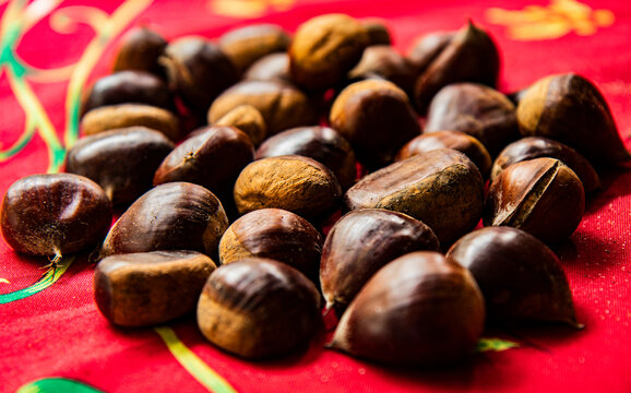 Marroni Bilder – Durchsuchen 109,357 Archivfotos, Vektorgrafiken und ...