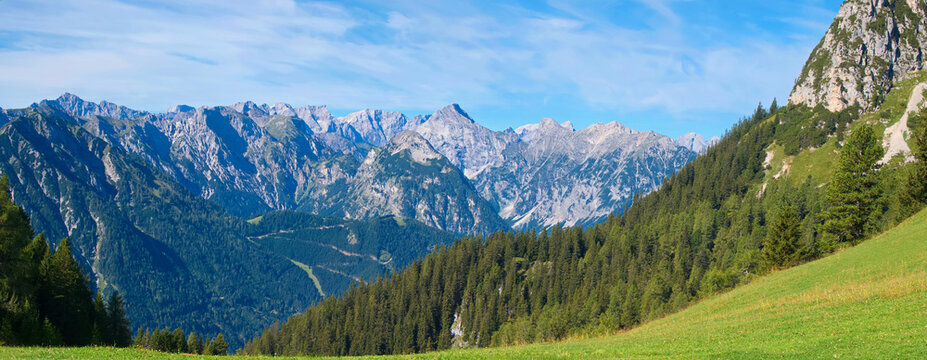 Rofangebirge Bilder – Durchsuchen 1,428 Archivfotos, Vektorgrafiken und ...