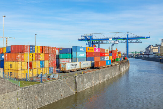 Containerkran bilder – Bläddra bland 4,024 stockfoton, vektorer och videor | Adobe Stock