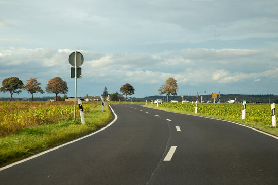 Roud 画像 - 参照 1,509 Stock 写真、ベクターおよびビデオ | Adobe Stock