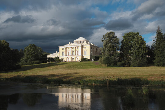 「Pavlovsky」の画像 - 1,172 件の Stock 写真、ベクターおよびビデオ | Adobe Stock