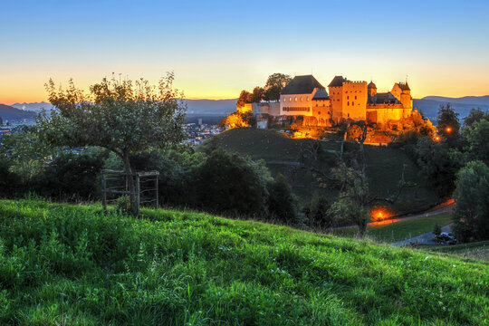 รูปภาพLenzburg – เลือกดูภาพถ่ายสต็อก เวกเตอร์ และวิดีโอ722 | Adobe Stock