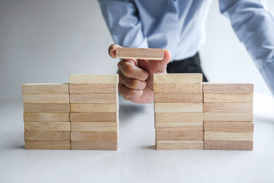 Piling Up"」の写真素材 | 834件の無料イラスト画像 | Adobe Stock