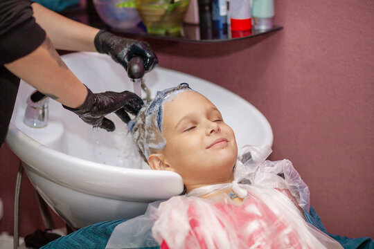 "Wash Hair" Bilder – Durchsuchen 405 Archivfotos, Vektorgrafiken und ...