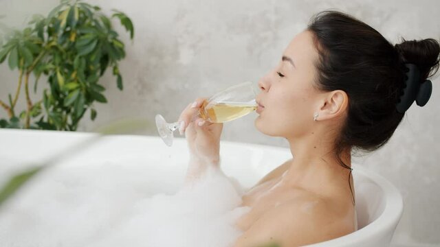 รูปภาพChampage – เลือกดูภาพถ่ายสต็อก เวกเตอร์ และวิดีโอ333 | Adobe Stock