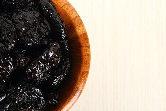 "Dried Prune"-Bilder: Stock-Fotos & -Videos. | Adobe Stock