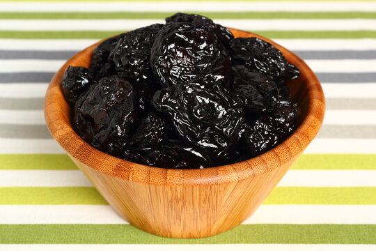 "Dried Prune"-Bilder: Stock-Fotos & -Videos. | Adobe Stock