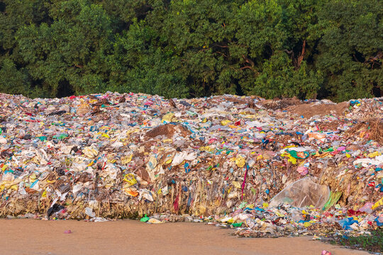 "Land Pollution" Images – Browse 874 Stock Photos, Vectors, and Video ...