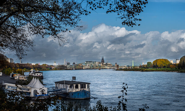 Rodenkirchen-Bilder: Stock-Fotos & -Videos. | Adobe Stock