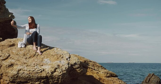 "Sitting On A Rock" Bilder – Durchsuchen 144 Archivfotos ...