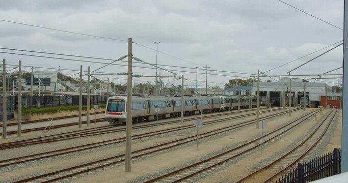 Perth Train Bilder – Durchsuchen 517 Archivfotos, Vektorgrafiken und ...