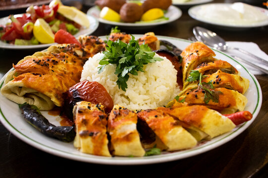 Beyti bilder – Bläddra bland 514 stockfoton, vektorer och videor ...