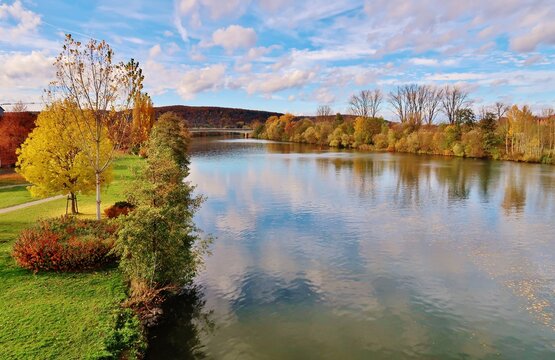 Untermain Bilder – Durchsuchen 3,280 Archivfotos, Vektorgrafiken und ...