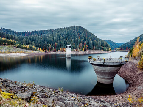"Stausee - Images et vidéos libres de droits | Adobe Stock