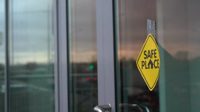 "Safe Place" Imagens – Procure 439 fotos, vetores e vídeos | Adobe Stock