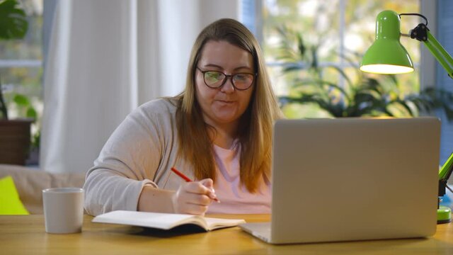 Fat Woman On Computer Images – Browse 6,192 Stock Photos, Vectors, and ...