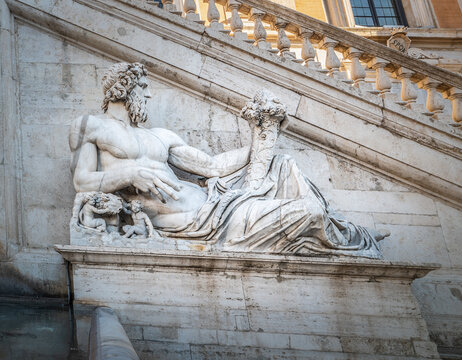 รูปภาพBuonarroti – เลือกดูภาพถ่ายสต็อก เวกเตอร์ และวิดีโอ768 | Adobe Stock