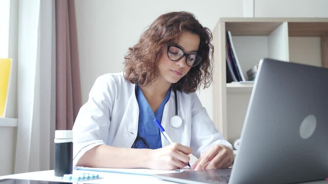 "Medical Assistant" Images – Browse 10,360 Stock Photos, Vectors, and ...