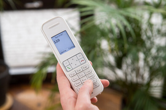 Polizeinotruf Images – Browse 46 Stock Photos, Vectors, and Video ...