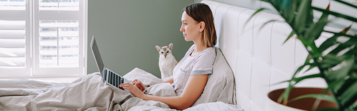 Work From Home Pajamas Images – Browse 7,667 Stock Photos, Vectors, and ...