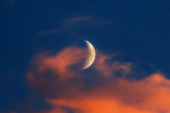 รูปภาพCrescent – เลือกดูภาพถ่ายสต็อก เวกเตอร์ และวิดีโอ248,319 | Adobe ...