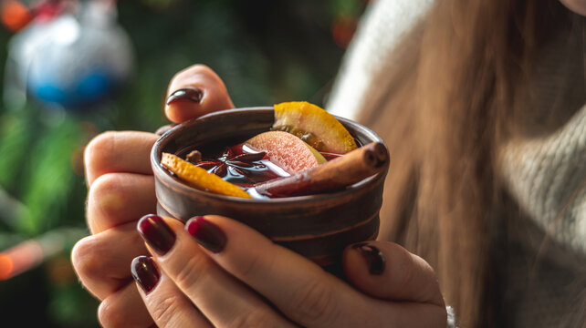 「Mulling」の写真素材 | 88,720件の無料イラスト画像 | Adobe Stock