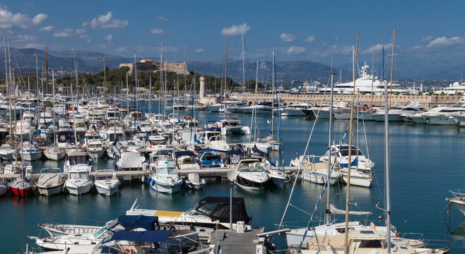 「Larboard」の画像 - 1,642 件の Stock 写真、ベクターおよびビデオ | Adobe Stock