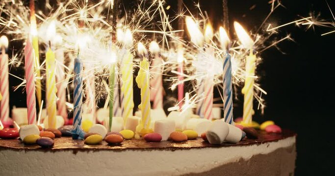 Birthday Cake Sparklers Images – Browse 11,908 Stock Photos, Vectors ...