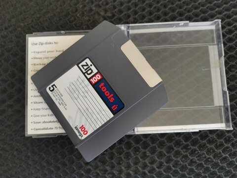 Picogramme Bilder – Durchsuchen 987 Archivfotos, Vektorgrafiken und ...