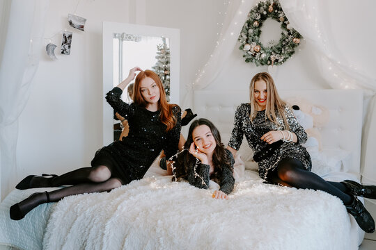 Get-Together Bilder – Durchsuchen 7,278 Archivfotos, Vektorgrafiken und ...