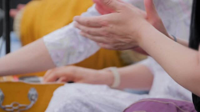 Motion Art Clapping Hands