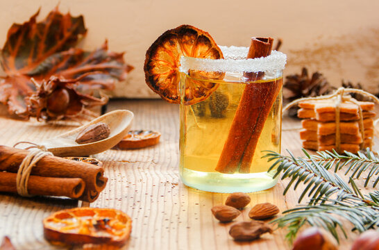 Punsch-Bilder: Stock-Fotos & -Videos. | Adobe Stock