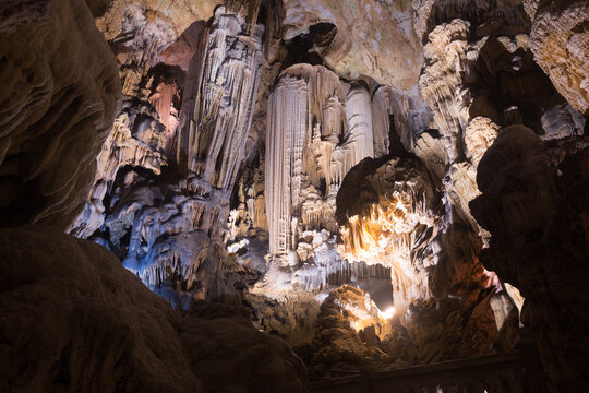 รูปภาพCavestone – เลือกดูภาพถ่ายสต็อก เวกเตอร์ และวิดีโอ176 | Adobe Stock