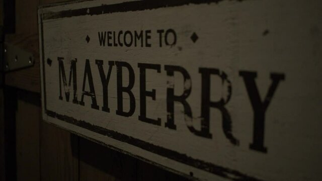 「Mayberry」の写真素材 | 98件の無料イラスト画像 | Adobe Stock