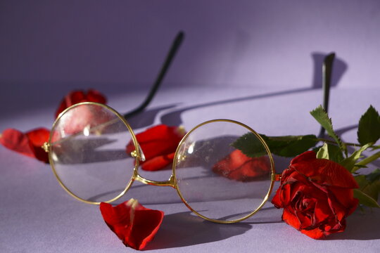 「Monokl」の画像 - 76 件の Stock 写真、ベクターおよびビデオ | Adobe Stock