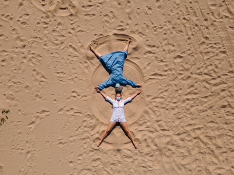 "Sand Angel" Bilder – Durchsuchen 28 Archivfotos, Vektorgrafiken und ...