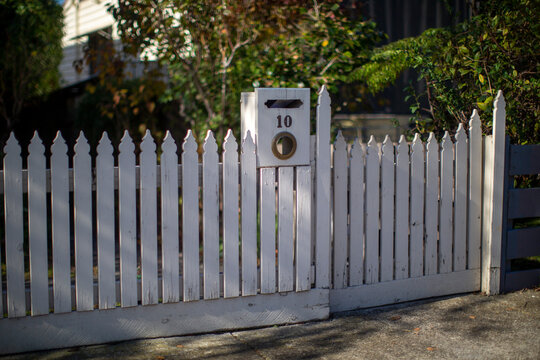 「Steccato」の写真素材 | 5,041件の無料イラスト画像 | Adobe Stock