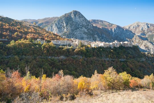 「Castrovalva」の写真素材 | 76件の無料イラスト画像 | Adobe Stock