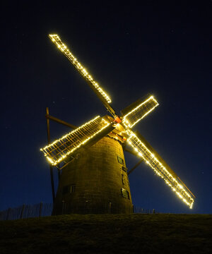 Imagens de Dark.windmill – Explore Fotografias do Stock, Vetores e ...