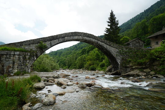 Valchiusella Bilder – Durchsuchen 104 Archivfotos, Vektorgrafiken und ...
