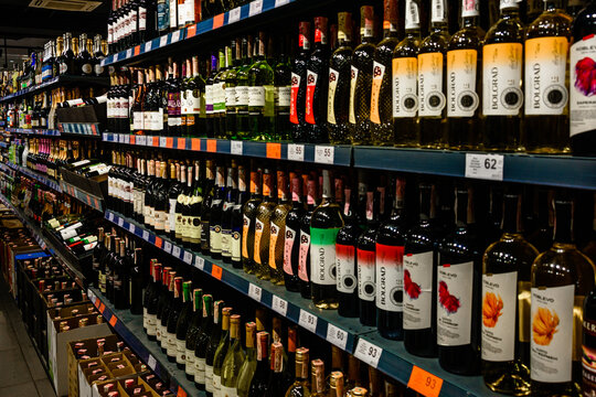 รูปภาพSpirituous – เลือกดูภาพถ่ายสต็อก เวกเตอร์ และวิดีโอ1,154 | Adobe ...